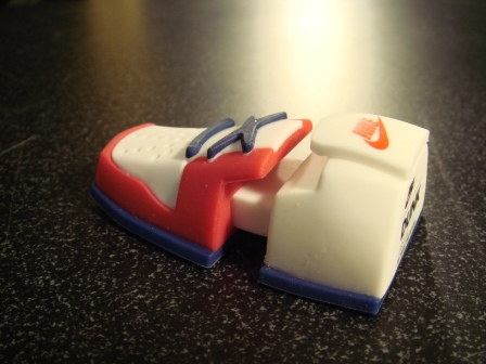 Nike Be True Dunk USB Thumb Drive - SneakerNews.com