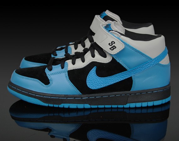 Nike SB Dunk Mid - Aqua Blue - SneakerNews.com