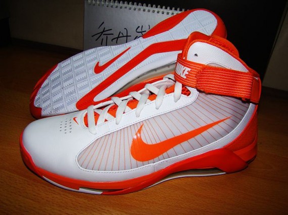 Nike Hypermax - White - Orange - SneakerNews.com