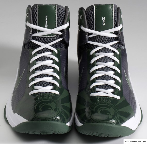 Nike Hyperdunk iD - March Madness - NCAA Team Exclusives - SneakerNews.com