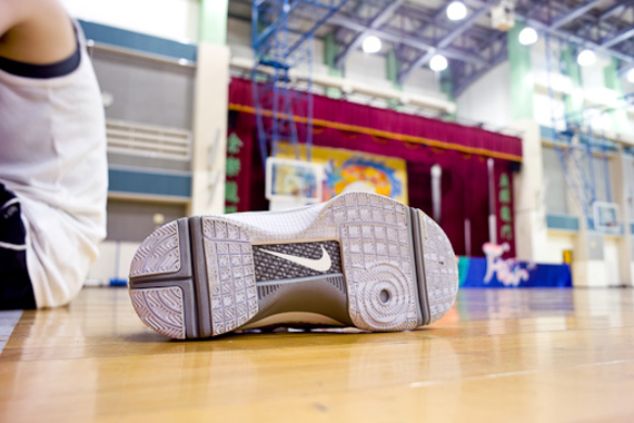 Nike Hyperize - White - Metallic Silver - SneakerNews.com