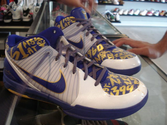 Nike Zoom Kobe IV - 61 Points Edition - NBA Finals - Game Worn by Kobe ...