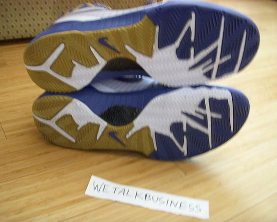 Nike Zoom Kobe IV - 61 Points Edition - NBA Finals - Game Worn by Kobe ...