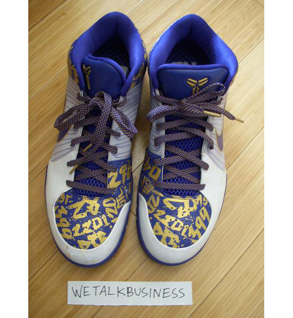 Nike Zoom Kobe IV - 61 Points Edition - NBA Finals - Game Worn by Kobe ...
