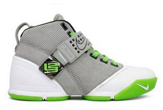 Nike Zoom LeBron V (5) - SneakerNews.com
