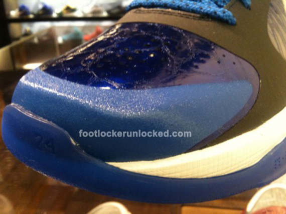 Nike Zoom Kobe V (5) - Duke + USC | Available - SneakerNews.com