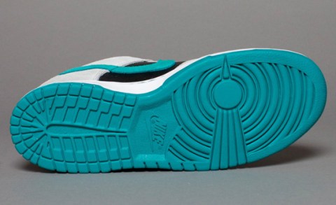 Nike SB Dunk Low - Emerald Green - Medium Grey - 'Chromeball Incident ...