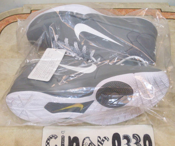 Nike Hyperdunk 2010 Low - Cool Grey - White | Sample - SneakerNews.com