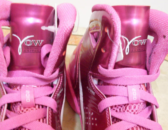Nike Hyperdunk 2010 'Think Pink' - Sample on eBay - SneakerNews.com