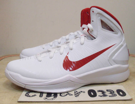 Nike Hyperdunk 2010 - White - Varsity Red | Sample - SneakerNews.com