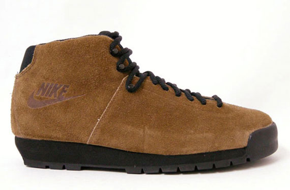 Nike Air Magma ACG - Rustic Brown + Dark Loden - SneakerNews.com