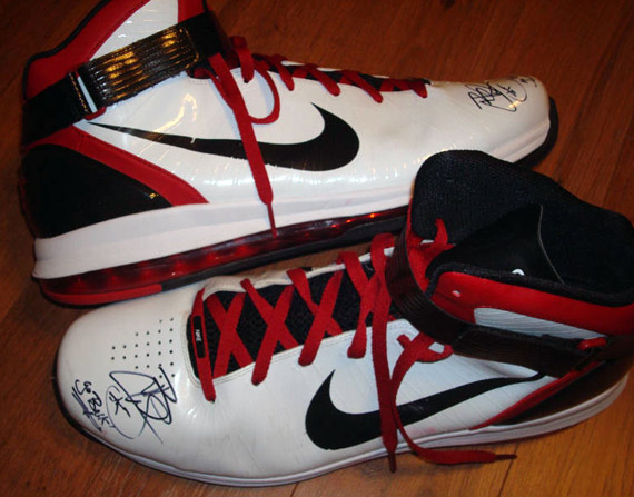 Nike Air Max Hyperdunk 2010 - Signed Carlos Boozer Bulls PE ...