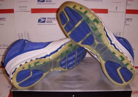 Air Jordan XVI (16) – Michael Finley Mavericks PE - SneakerNews.com