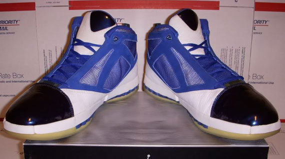 Air Jordan XVI (16) – Michael Finley Mavericks PE - SneakerNews.com