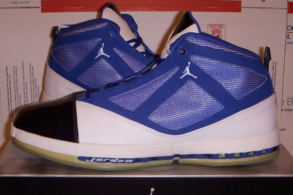 Air Jordan XVI (16) – Michael Finley Mavericks PE - SneakerNews.com