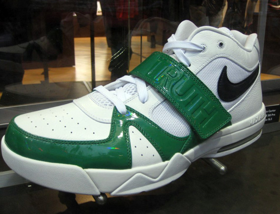 Nike Basketball Signature & PE Display @ Nike HK - SneakerNews.com