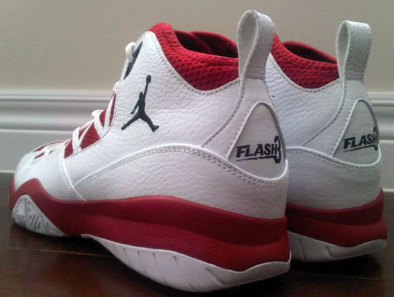 Air Jordan Pre-Game XT – Dwyane Wade ‘FLASH3′ PE - SneakerNews.com