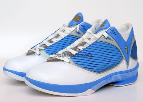 Air Jordan XX1 & 2009 – UNC Player Exclusives - SneakerNews.com