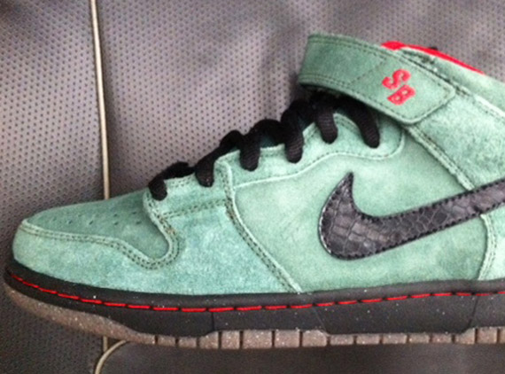Nike SB Dunk Mid - Unreleased 2010 Sample | New Photos - SneakerNews.com