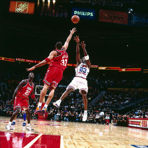 Michael Jordan Hits Go-Ahead Jumper in 2003 All-Star Game - SneakerNews.com
