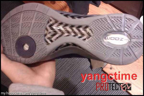 Nike Zoom Hyperdunk 2011 Supreme - Club Purple - Imperial Purple - Cool ...