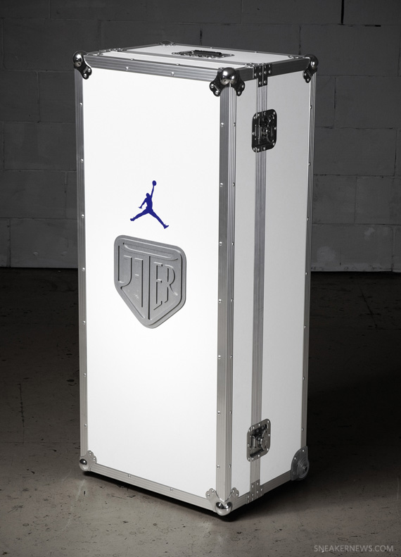 Jordan Brand Derek Jeter 3K Trunk - Auction Ends Today - SneakerNews.com