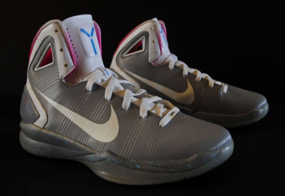 Nike Hyperdunk 2010 'McFly' - Available on eBay - SneakerNews.com