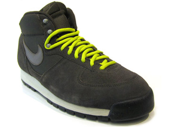 Nike Air Approach Mid 2.4 - Fall 2011 - SneakerNews.com