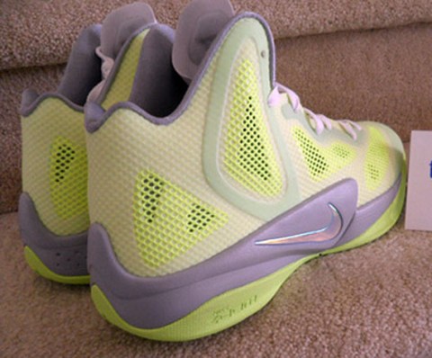 Nike Zoom Hyperfuse 2011 - Volt | Sample on eBay - SneakerNews.com