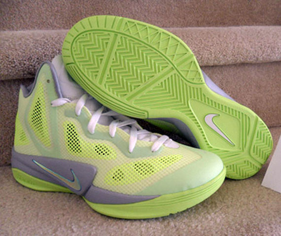 Nike Zoom Hyperfuse 2011 - Volt | Sample on eBay - SneakerNews.com