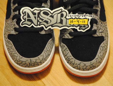 Nike SB Dunk Mid 'Supreme' Customs - SneakerNews.com