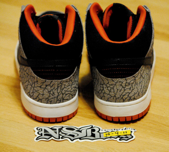 Nike SB Dunk Mid 'Supreme' Customs - SneakerNews.com