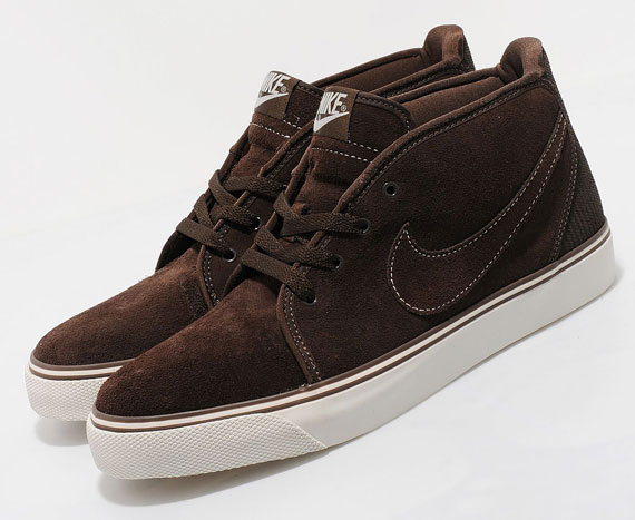 Nike Toki 'BBQ Brown' - SneakerNews.com