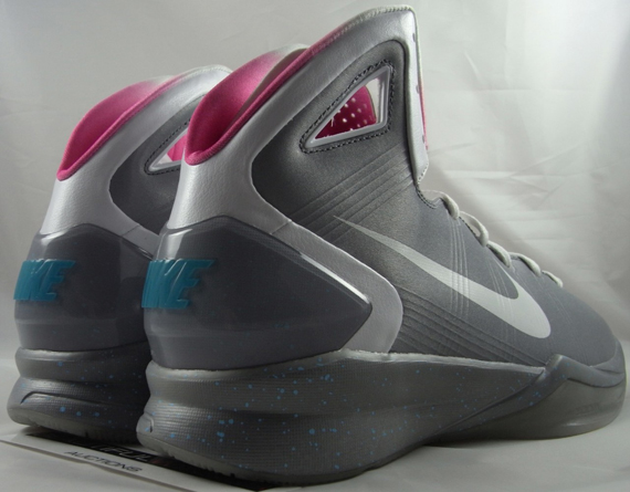 Nike Hyperdunk 2010 'McFly' Promo Sample on eBay - SneakerNews.com