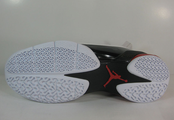 Jordan Fly Wade 2 - White - Varsity Red - Black | Release Reminder ...