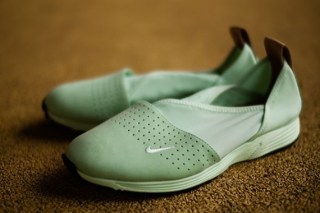 Nike WMNS Pocket Runner II - SneakerNews.com