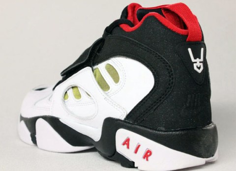 Nike Air Diamond Turf II - Black - White - Metallic Gold | Available ...