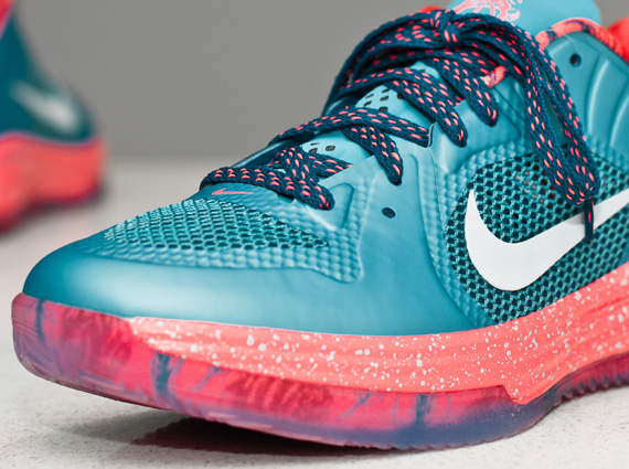 Nike Lunar Hypergamer Low 'Rose Classic' PE - SneakerNews.com