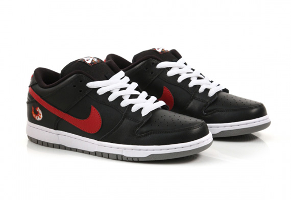 Nike SB Dunk Low 'Shrimp' - Available - SneakerNews.com