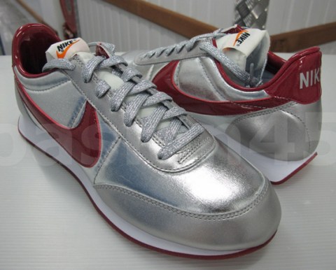 Nike Tailwind Night Track TZ - SneakerNews.com