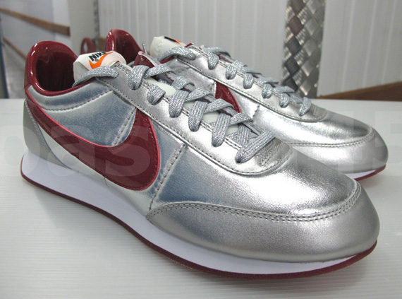 Nike Tailwind Night Track TZ - SneakerNews.com