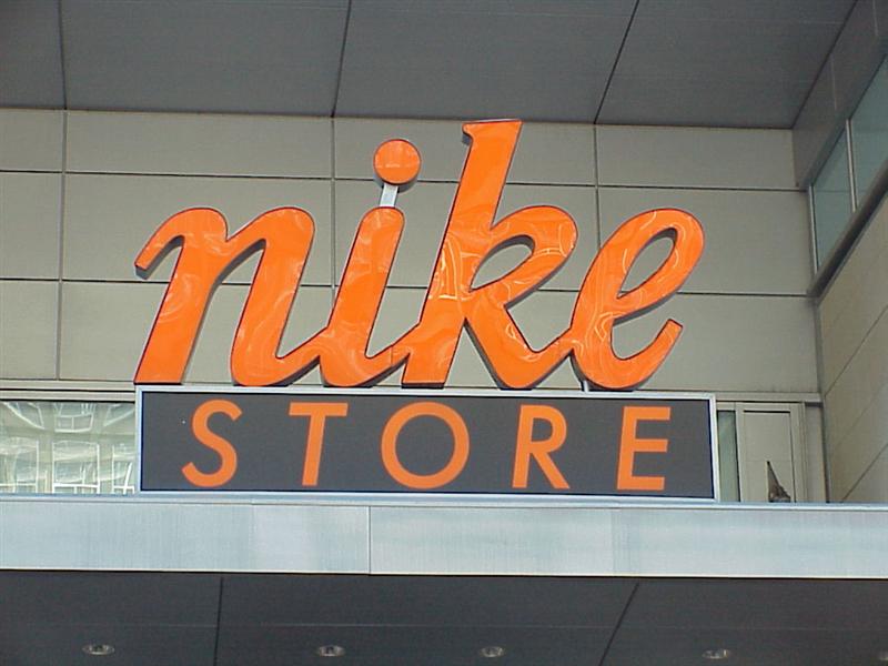 NikeStore.com - SneakerNews.com