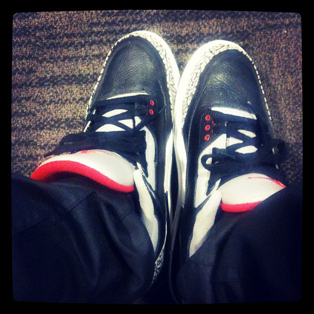 Kicks On A Plane - SneakerNews.com