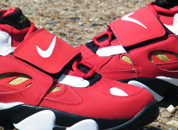 Nike Air Diamond Turf II - Varsity Red - Metallic Gold | Arriving At ...