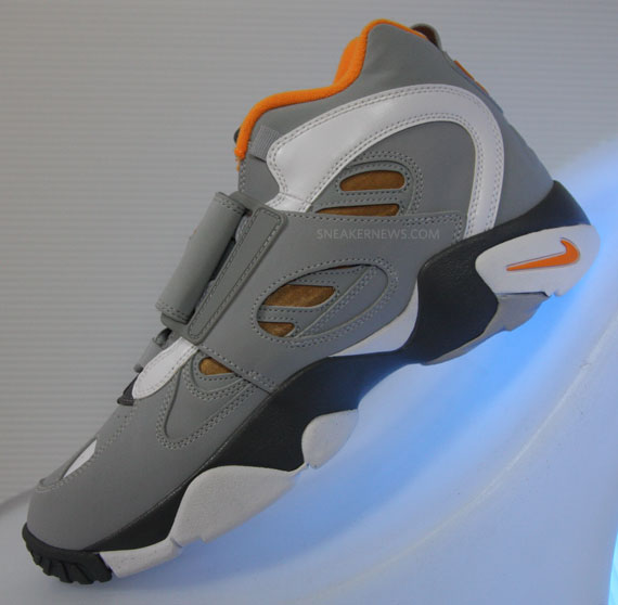 Nike Air Diamond Turf II - Grey - Orange - White - SneakerNews.com