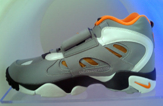 Nike Air Diamond Turf II - Grey - Orange - White - SneakerNews.com