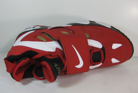 Nike Air Diamond Turf II - Varsity Red '49ers' | Release Reminder ...