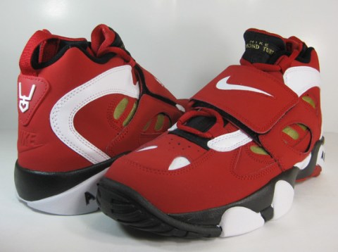 Nike Air Diamond Turf II - Varsity Red '49ers' | Release Reminder ...