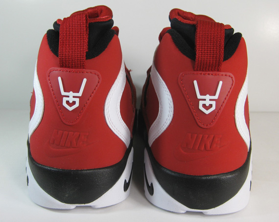 Nike Air Diamond Turf II - Varsity Red '49ers' | Release Reminder ...