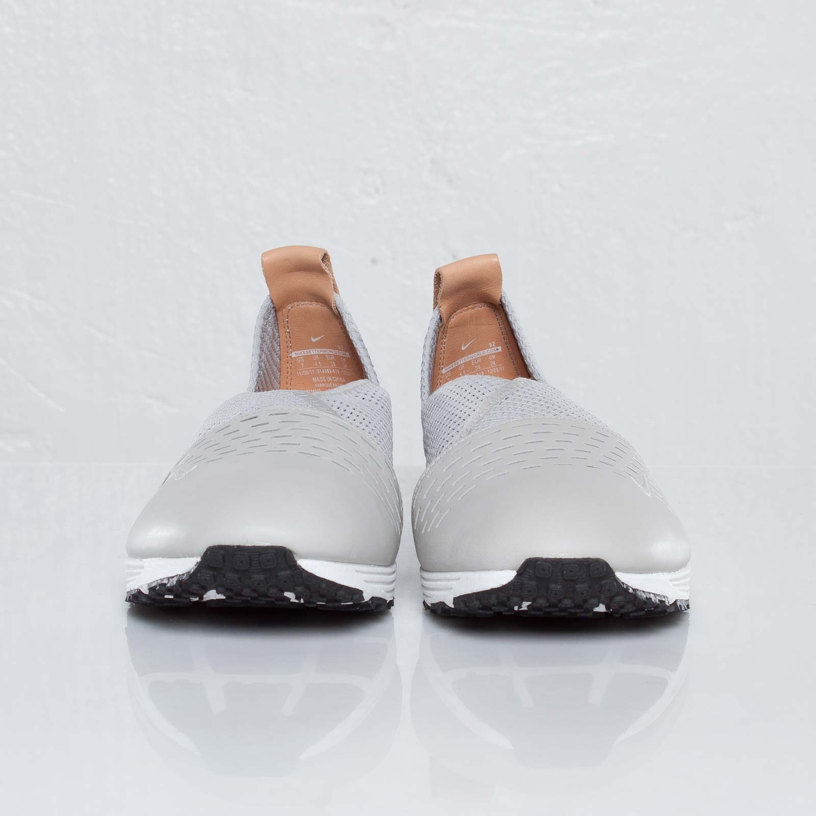 Nike WMNS Pocket Runner II Premium - SneakerNews.com